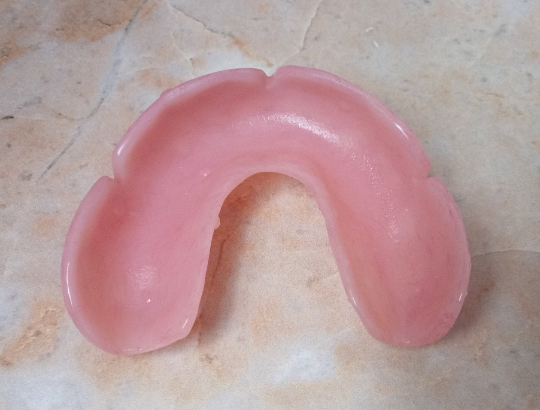 Medium, Full U-Shape Upper Denture – Saldentures